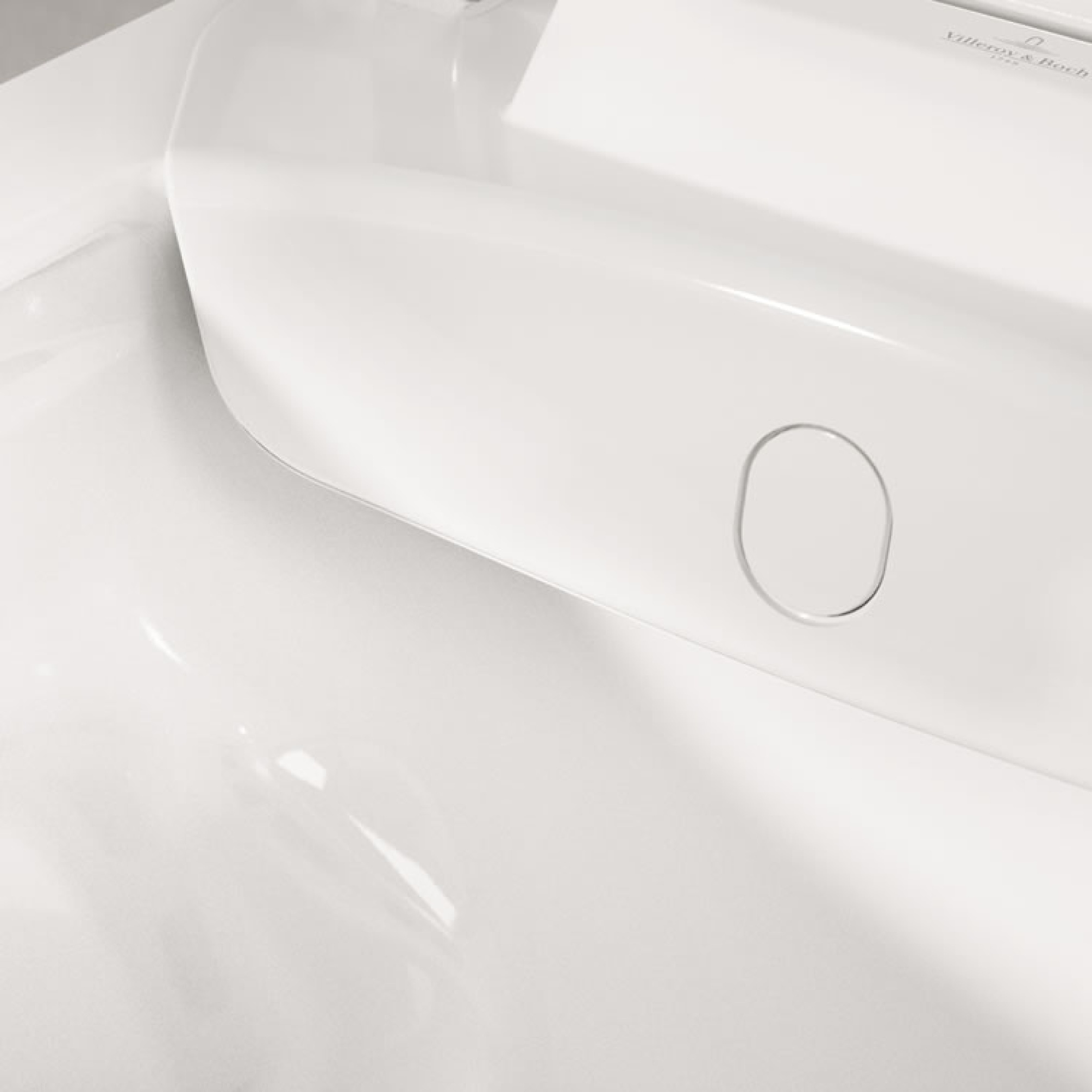 Villeroy & Boch ViClean-I 100 Shower Toilet | Sanctuary Bathrooms