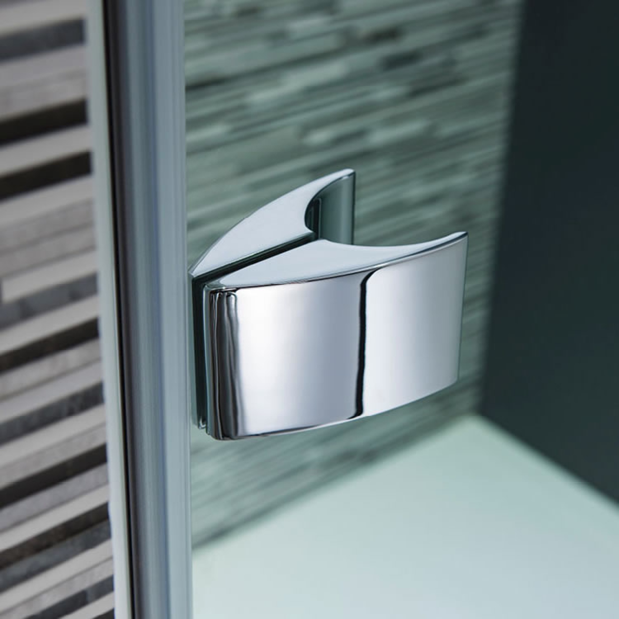 Crosswater Design 8 Hinged Door & Inline Panel | Sanctuary