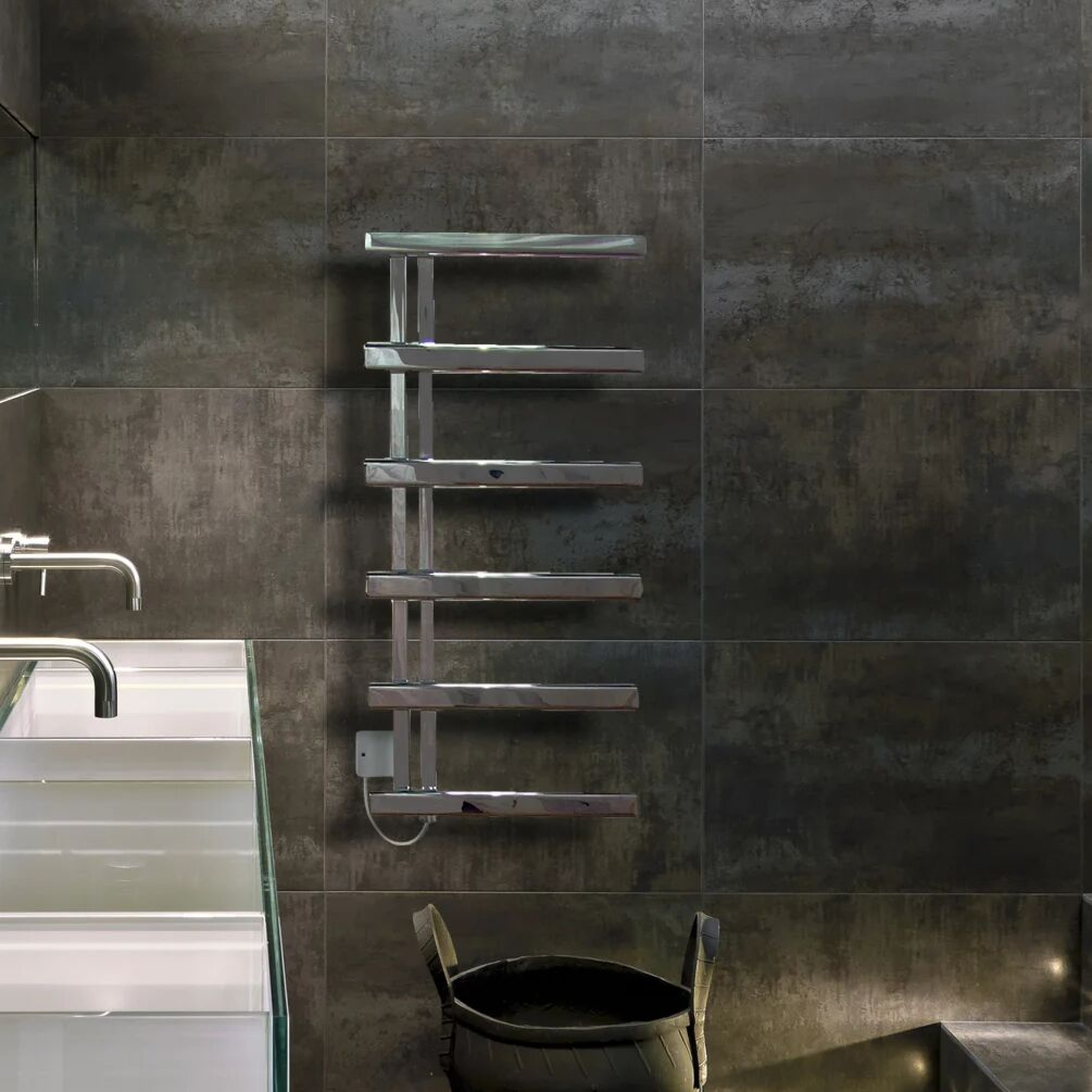 JIS Sussex Hickstead 1010 x 500mm Steel Electric Towel Rail